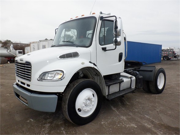 2015 FREIGHTLINER BUSINESS CLASS M2 106 - Cassone Truck