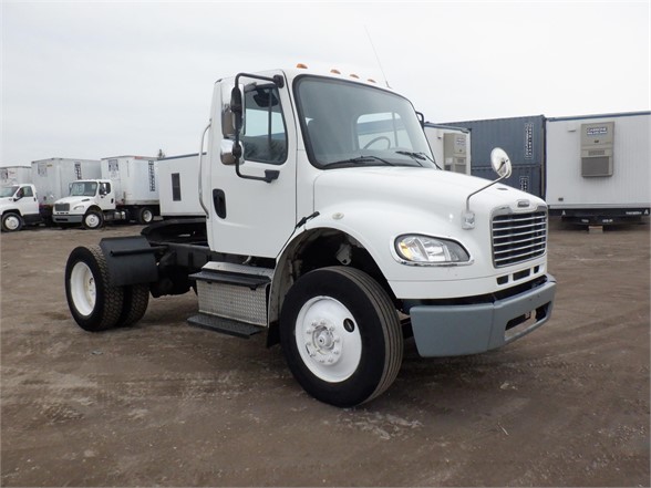2015 FREIGHTLINER BUSINESS CLASS M2 106 - Cassone Truck